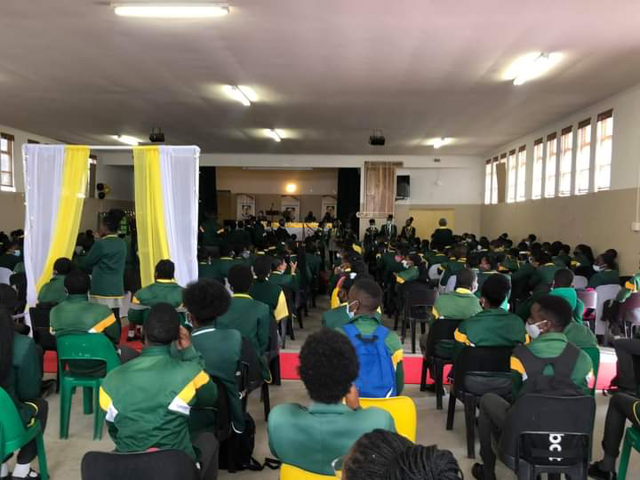 Ex-pupil sponsors Duinesig bursaries - The Namibian