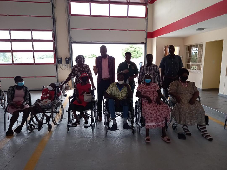 Helao Nafidi residents get wheelchairs - The Namibian