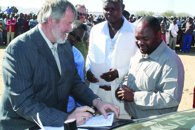 Taxi drivers hand petition to parliament - The Namibian
