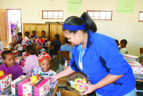 St Paul's 'Shoebox Project' Donates Blankets and Food - The Namibian