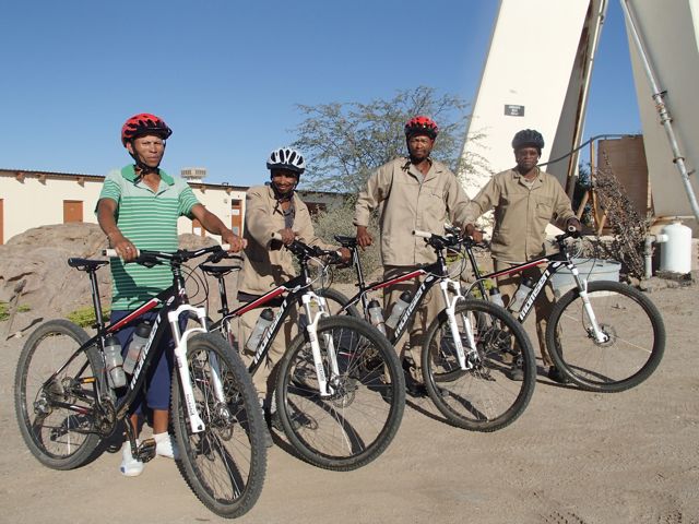 Topnaar cyclists enter the Desert Dash - The Namibian