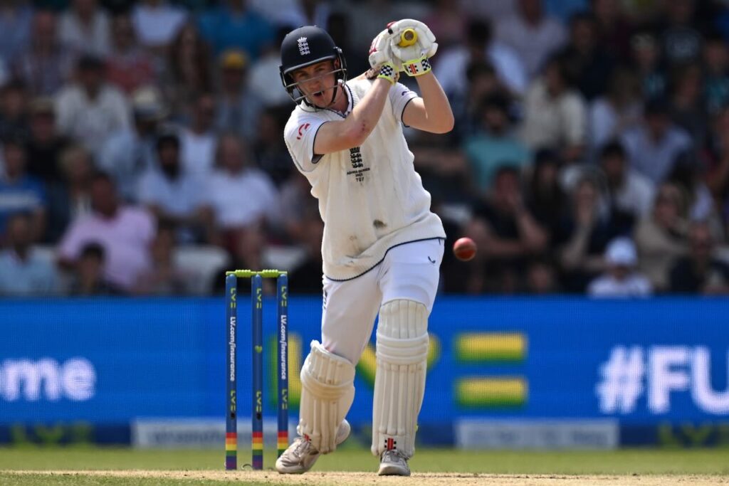 England keep Ashes hopes alive with thrilling third Test win - Sport ...