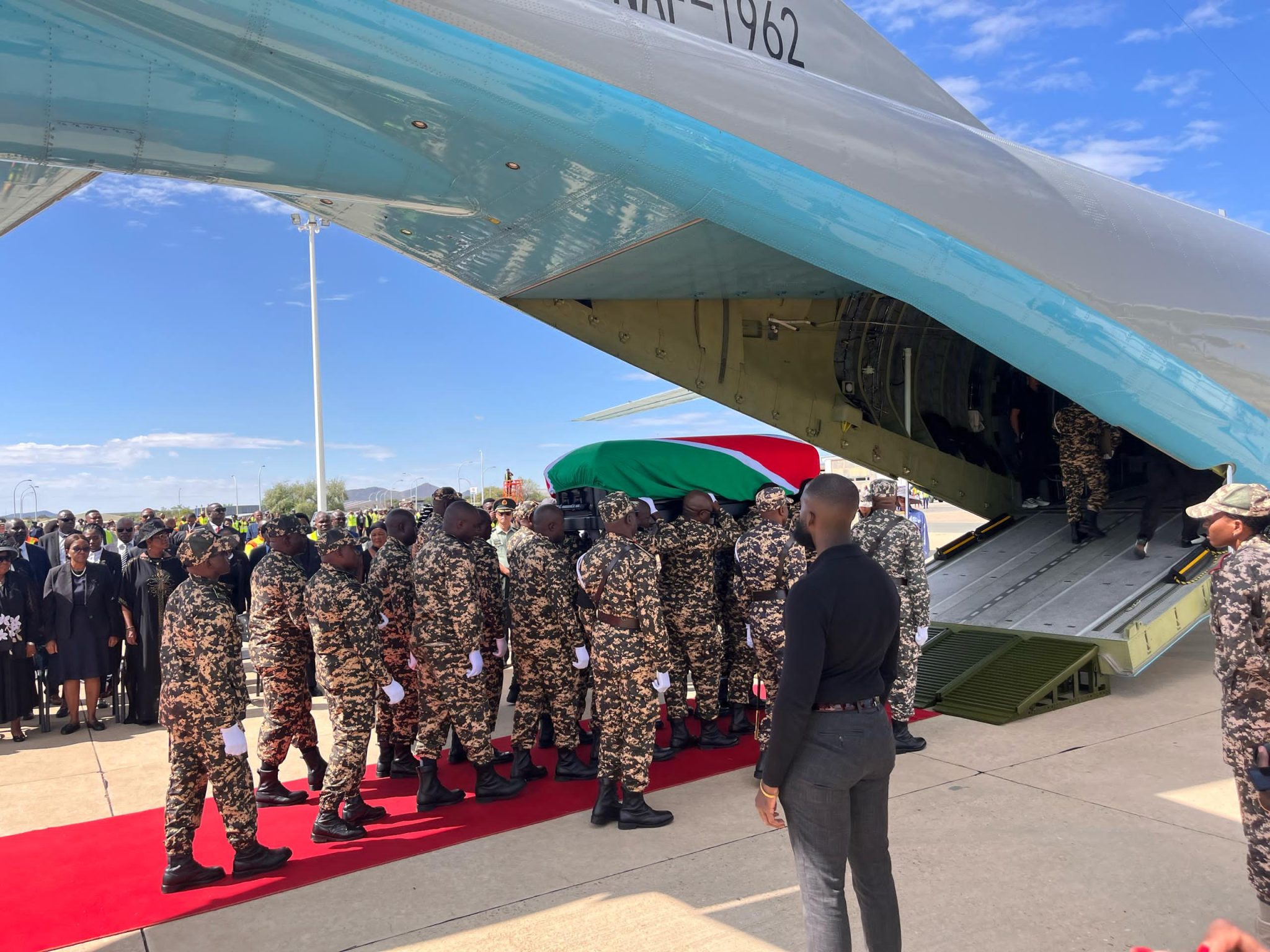 Nujoma’s body departs for northern tour - News - The Namibian