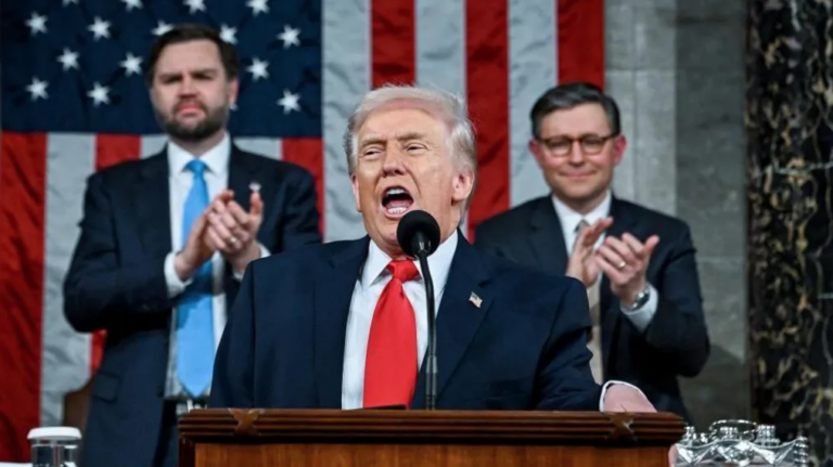 Analysis: Trump issues patriotic rallying cry as he faces tough ...