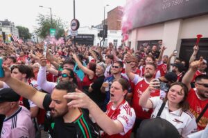 Arsenal set aside loss to PSG with bus parade celebrating Premier ...